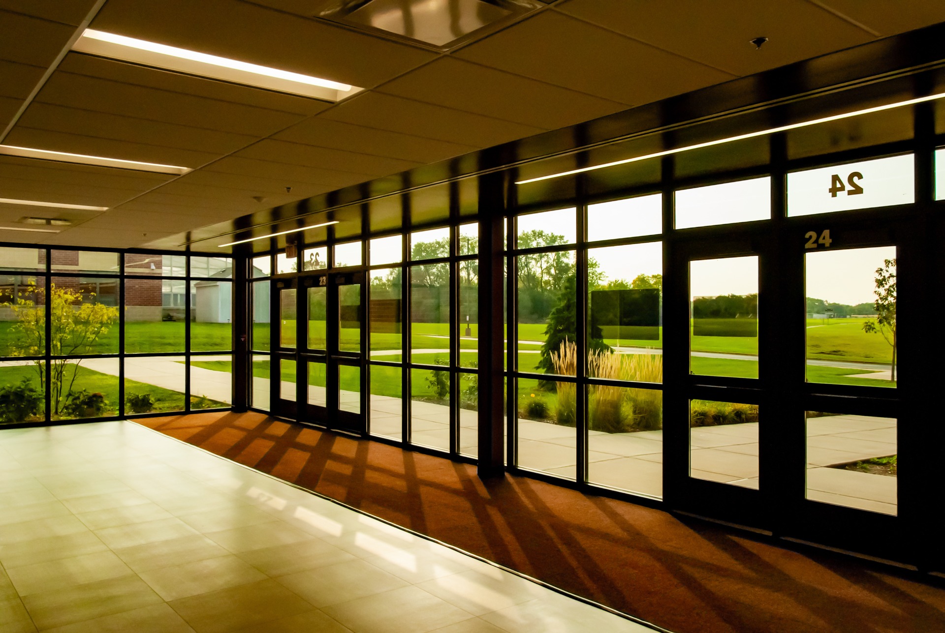 4 ½” Thermal Aluminum Storefront Framing Systems - Cross Aluminum