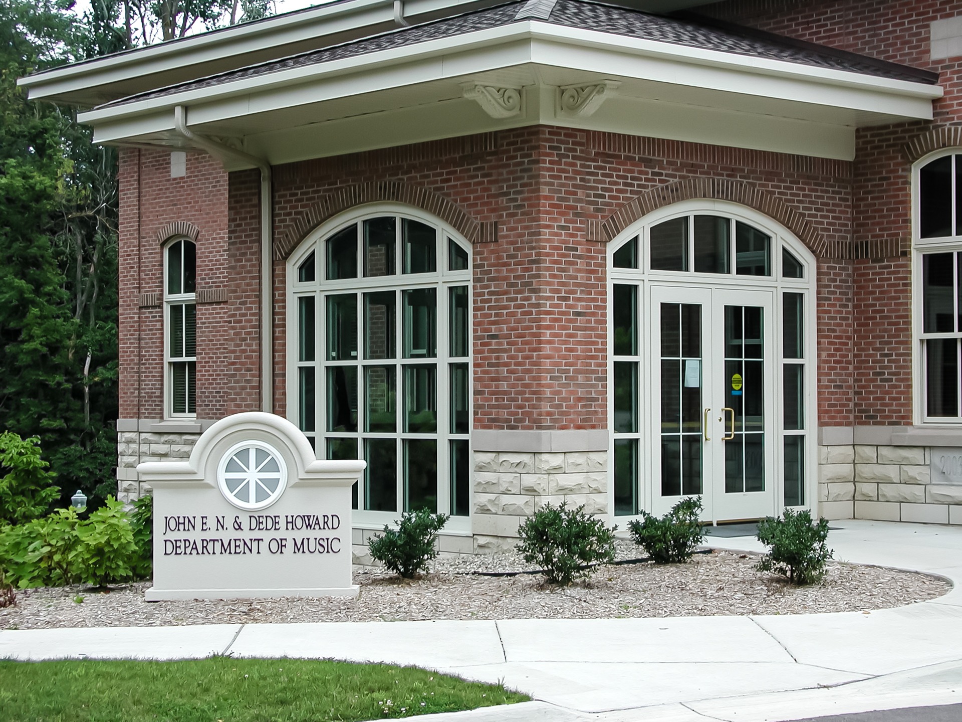 4 ½” Thermal Aluminum Storefront Framing Systems - Cross Aluminum